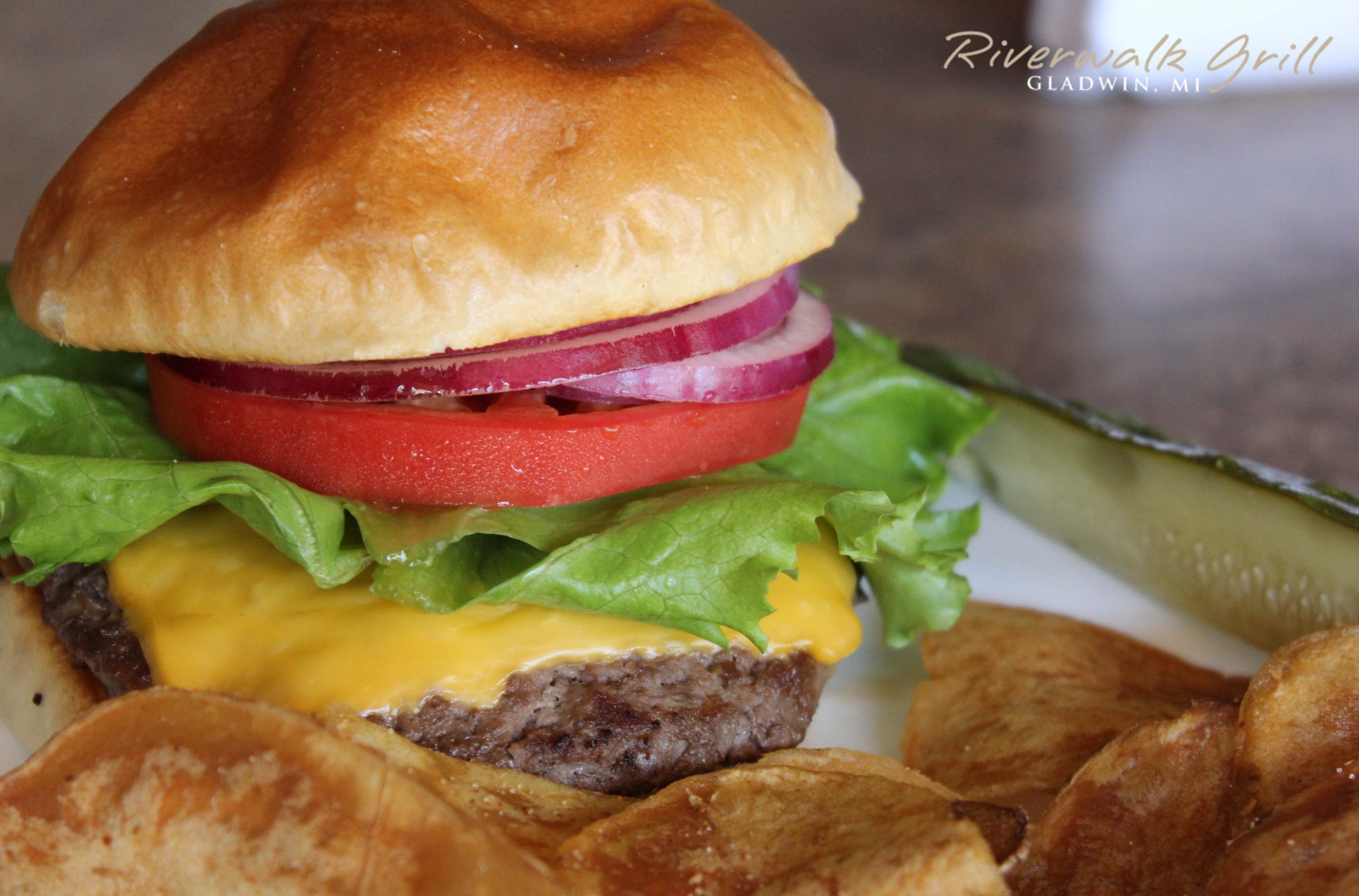 Burger - Riverwalk Place Resort & Spa